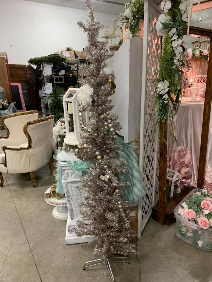HD146 silver sparkle tree tall - For the Love of Pete – Salem, Oregon