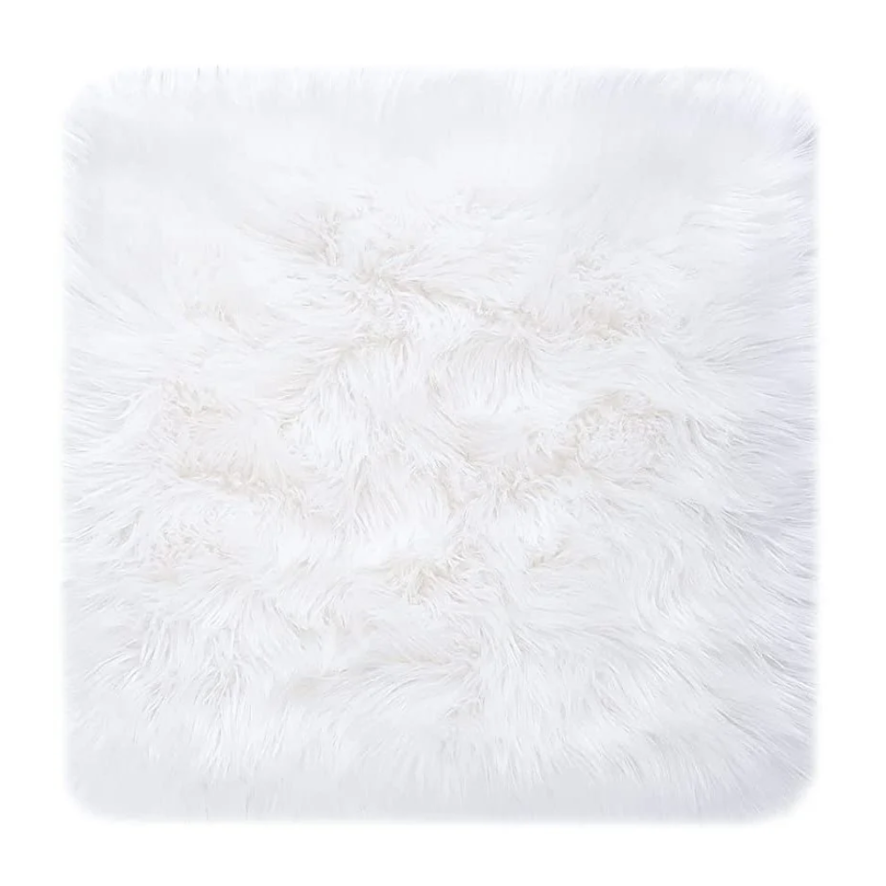 Mat: White Fur (S) - Linen + Loot | Event Rentals and Styling