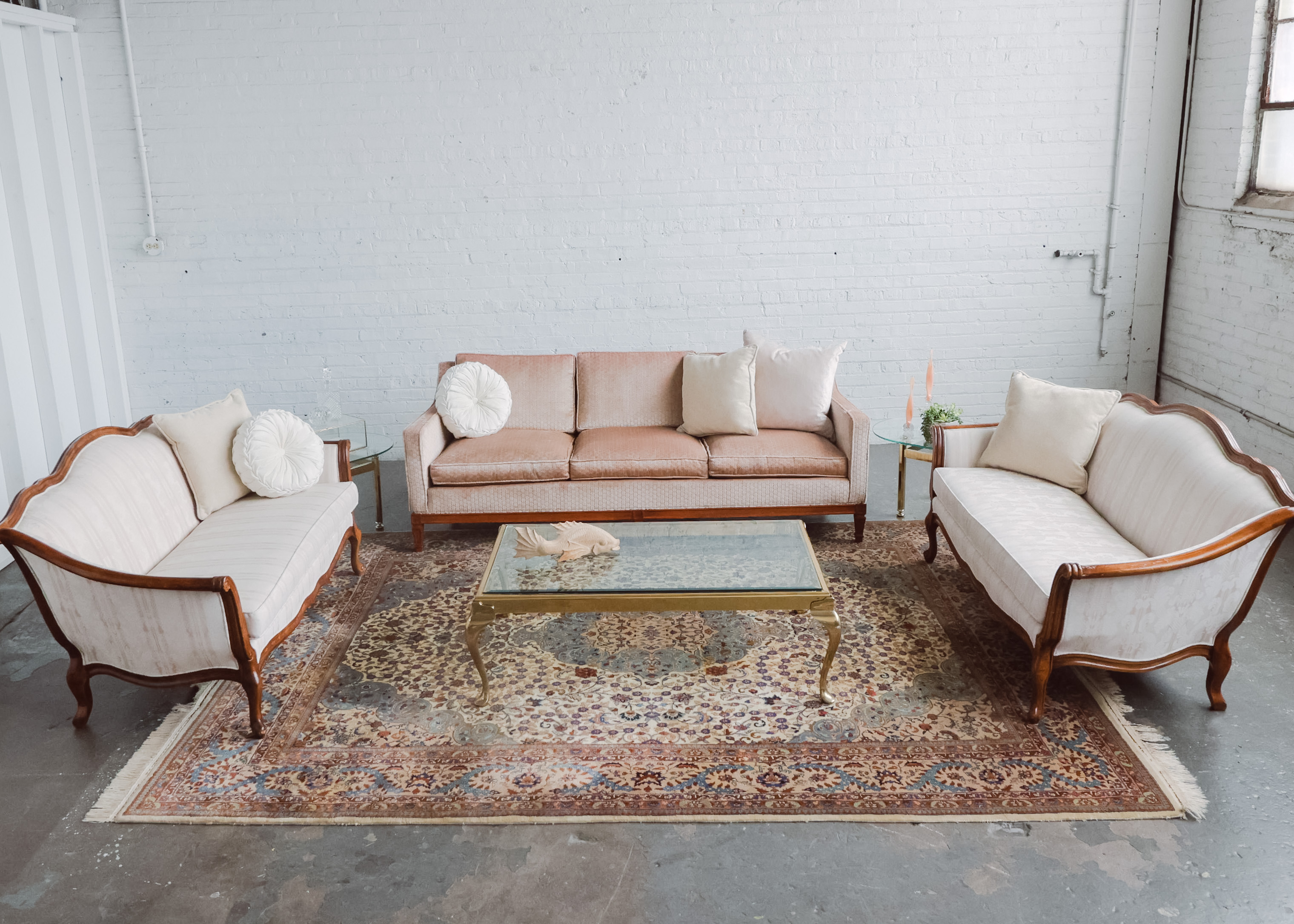 Lee Lounge - Relics Rentals