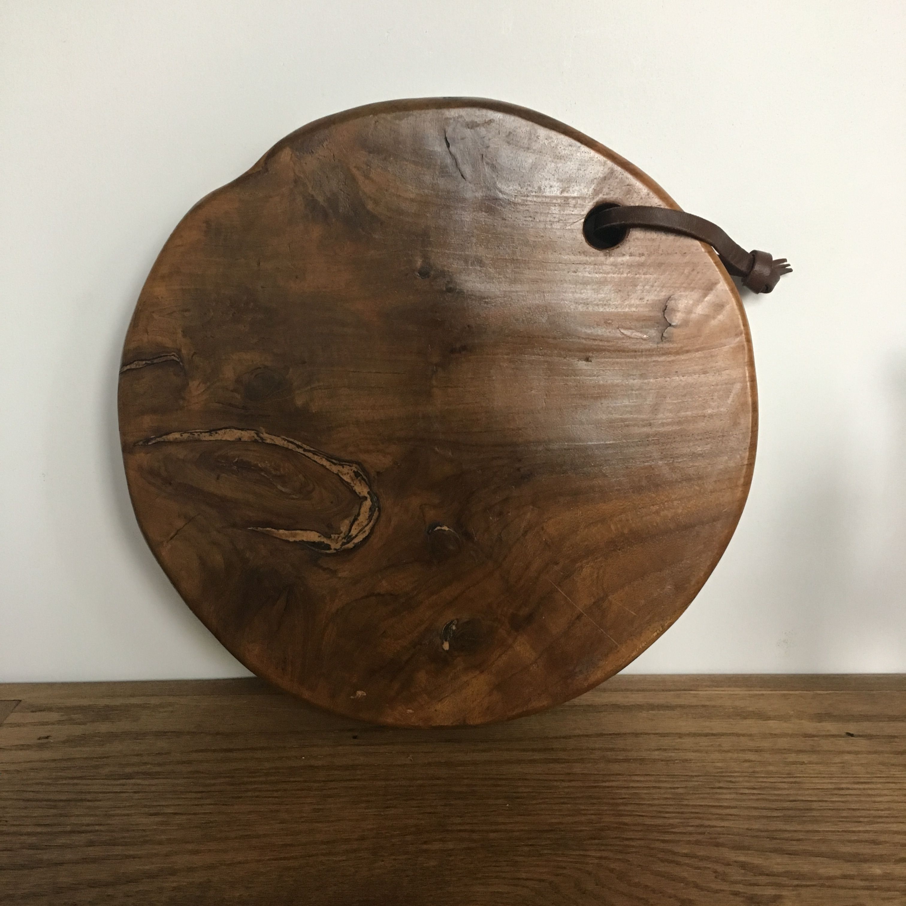 Levi Wood Slab Cutting Board - Gathered. Boutique Rentals & Events