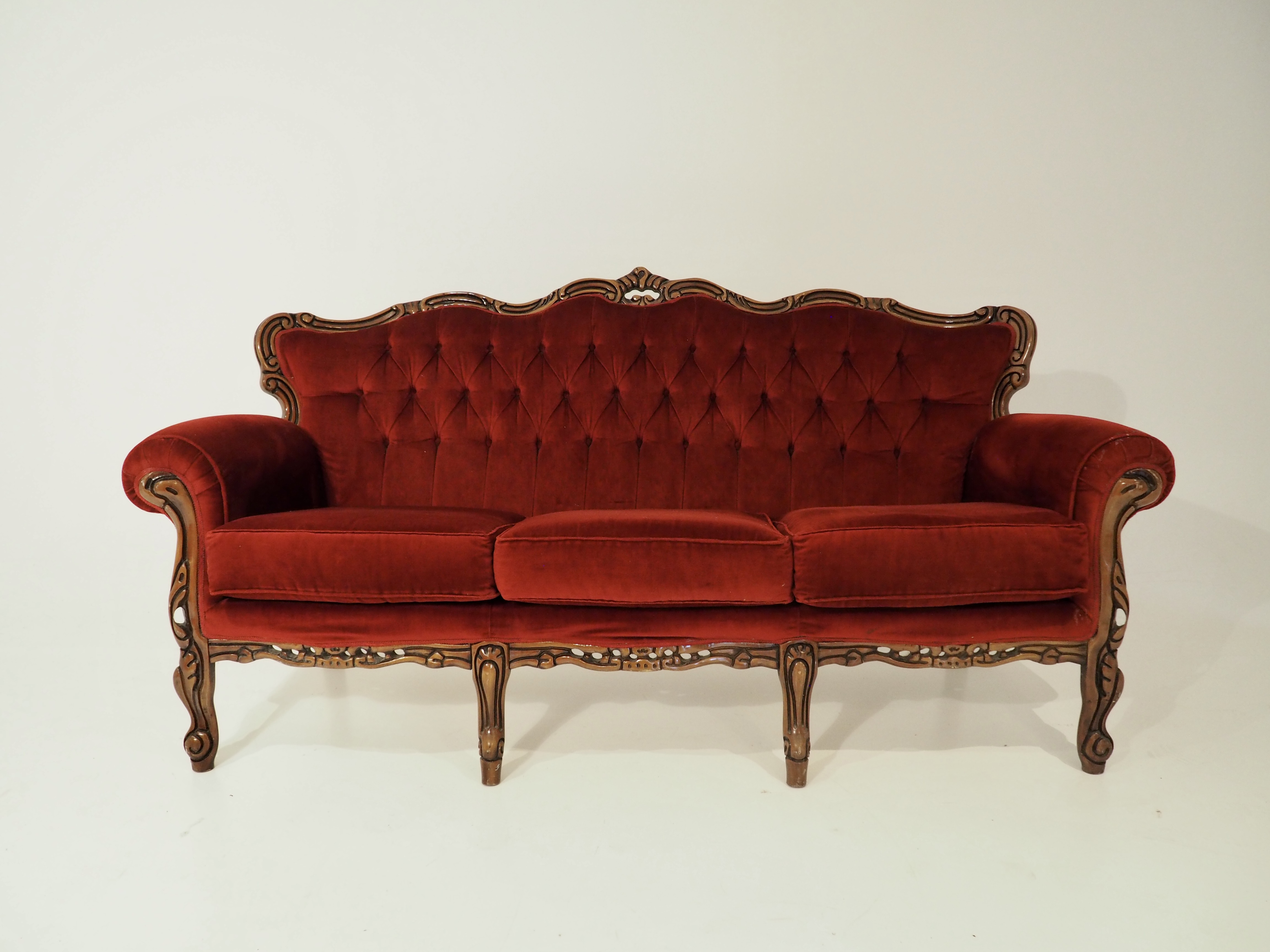 Ruby sofa - The Little Wedding Warehouse